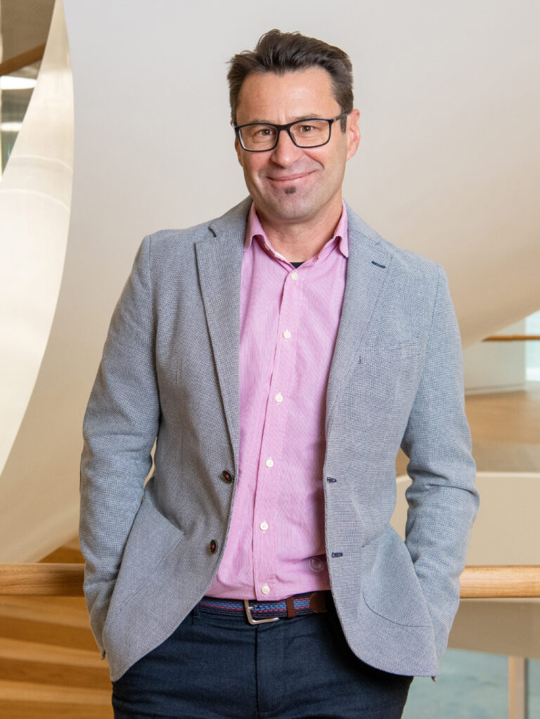 2. About Prof. Matthias P. Lütolf - Animal Welfare